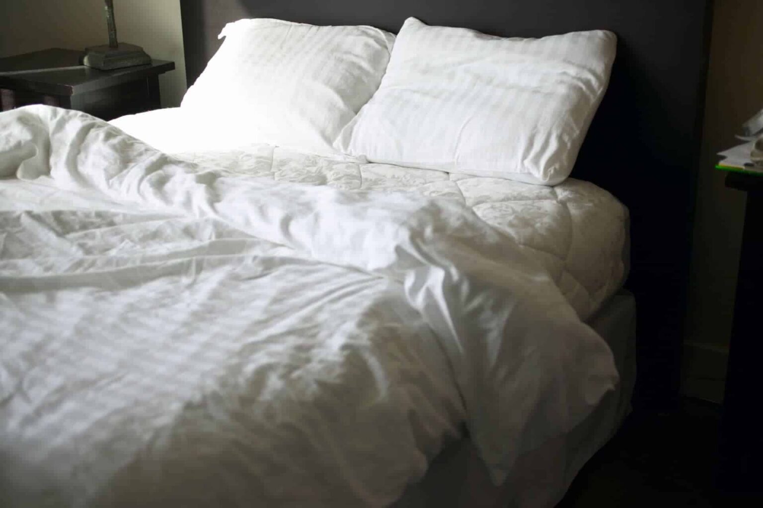 117 Ultimate Dorm Room Essentials For Guys (+FREE Checklist)